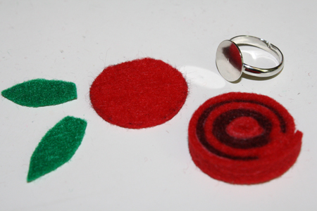 rolled felt pendants | Tally's Treasury