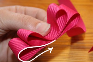 folded ribbon bows – we’ve got spirit, yes we do! | Tally's Treasury