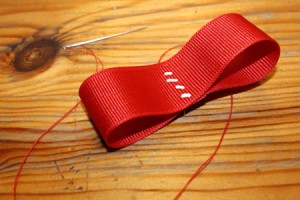 folded ribbon bows – we’ve got spirit, yes we do! | Tally's Treasury