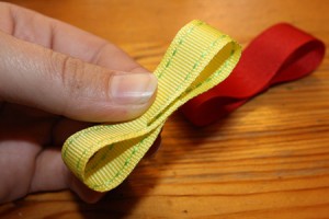 folded ribbon bows – we’ve got spirit, yes we do! | Tally's Treasury