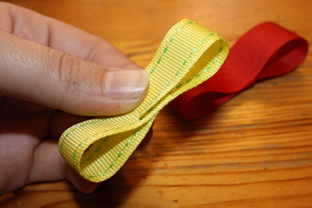 folded ribbon bows – we’ve got spirit, yes we do! | Tally's Treasury